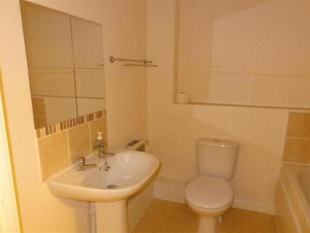 2 bedroom flat for rent in Mistyrose Close, CV5