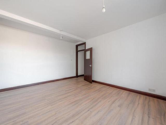 2 bedroom flat for rent in Mitcham Road, London, SW17