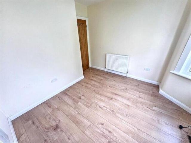 2 bedroom flat for rent in Montague Road, Leytonstone, E11