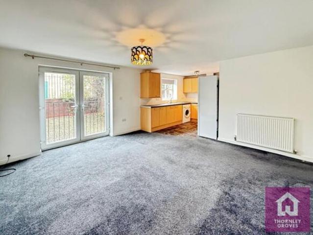 2 bedroom flat for rent in Montonfields Road, Eccles, Manchester, Greater Manchester, M30