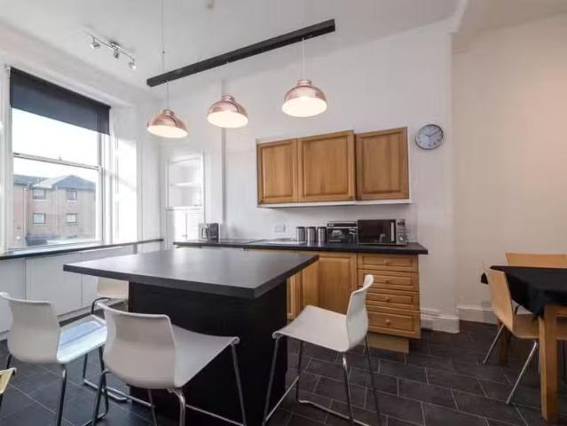 2 bedroom flat for rent in Montpelier Park, Edinburgh, EH10