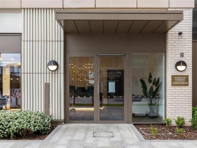 2 bedroom flat for rent in Montrose Building, 4 Malthouse Road, London, SW11