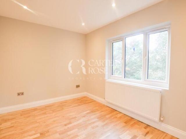 2 bedroom flat for rent in Montrell Road, London, SW2