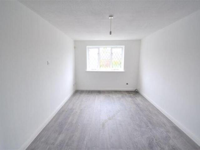 2 bedroom flat for rent in Moorfield Chase, Bolton, BL4