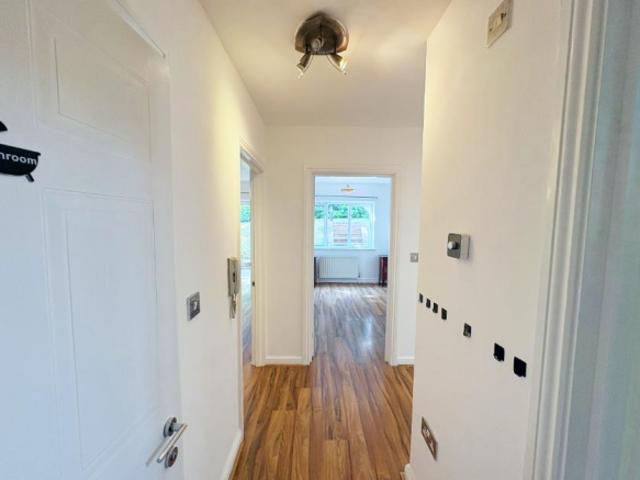 2 bedroom flat for rent in Moorland Court, Winchmore Hill, N21