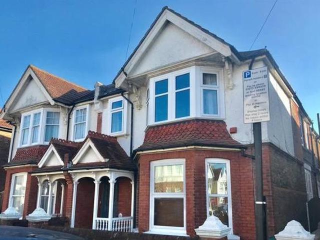 2 bedroom flat for rent in Modena road BN3