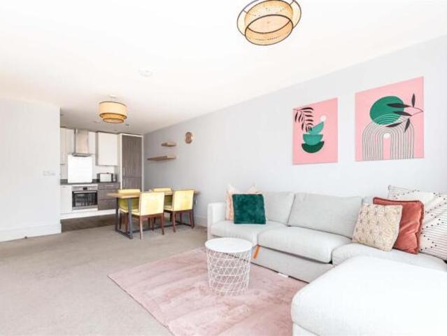 2 bedroom flat for rent in Modern Apartment with private Balcony, Upper Terrace Road, BH2