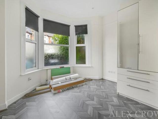 2 bedroom flat for rent in Mortimer Road, Kensal Rise, NW10