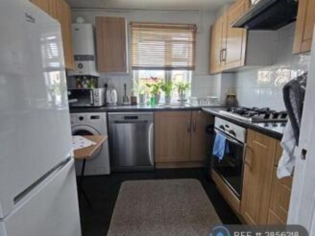 2 bedroom flat for rent in Moree Way, London, N18
