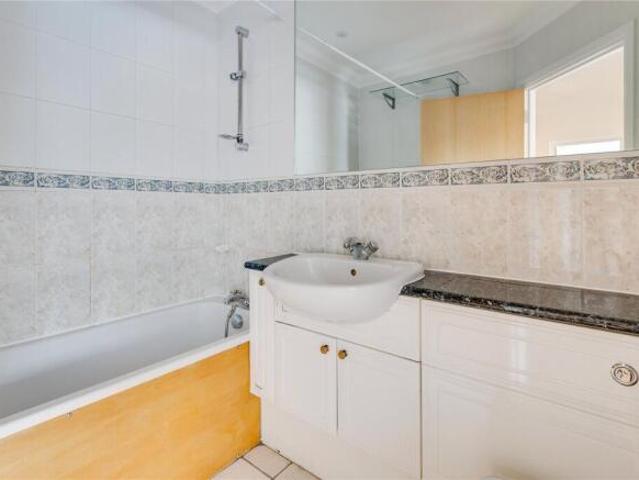2 bedroom flat for rent in Moreland Street, Islington, EC1V