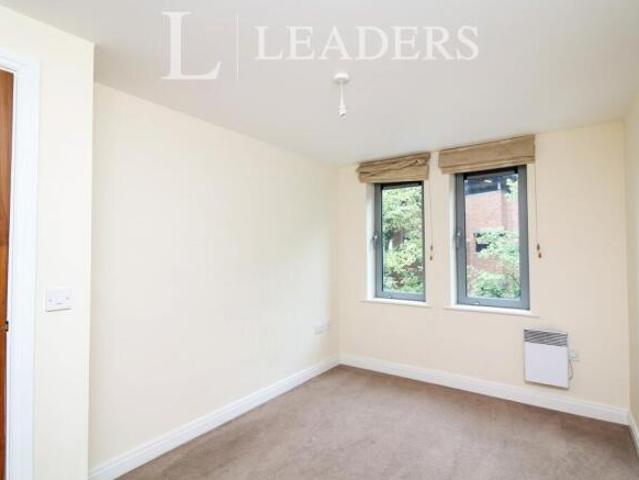 2 bedroom flat for rent in Moreton Place, Worcester, WR1