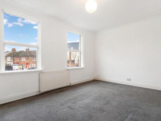 2 bedroom flat for rent in Morning Lane, Hackney, E9