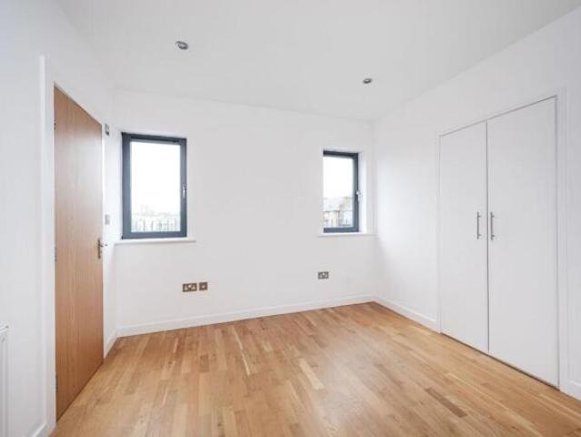 2 bedroom flat for rent in Morning Lane, Hackney, London, E9