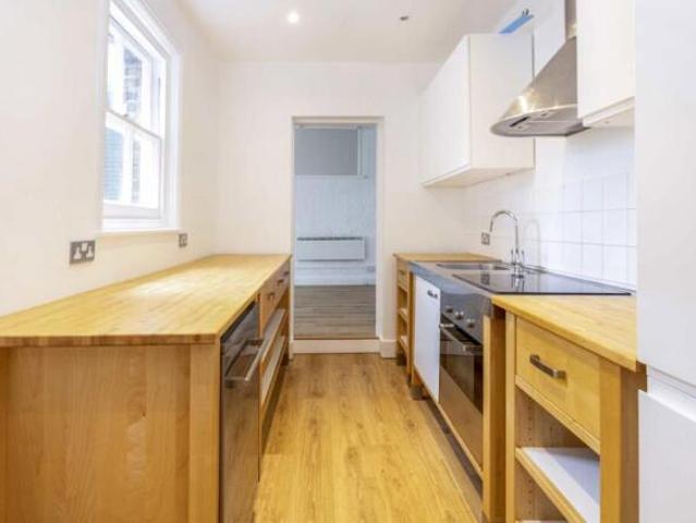 2 bedroom flat for rent in Mornington Crescent, Camden, NW1