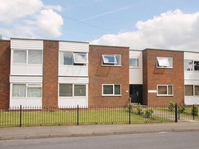 2 bedroom flat for rent in Morris Court EPC E Longmead Windsor SL4