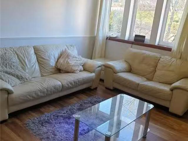 2 bedroom flat for rent in Morrison Drive, City Centre, Aberde.