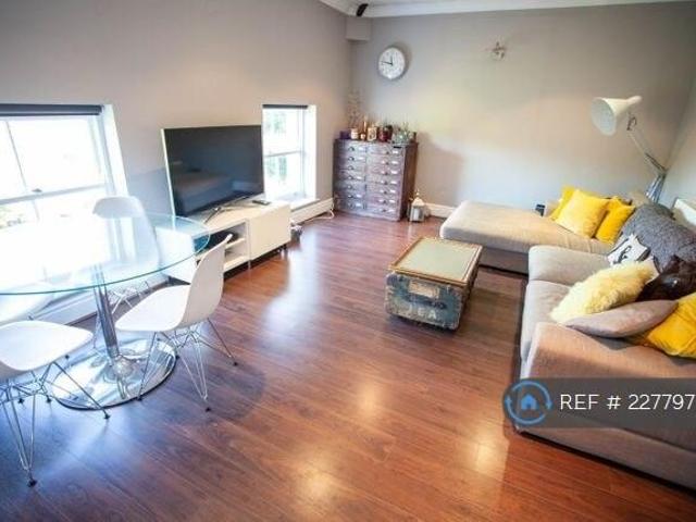2 bedroom flat for rent in Mossfield, Liverpool, L15