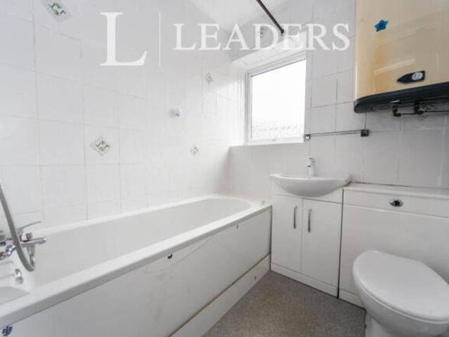 2 bedroom flat for rent in Moulton Court, Moulton Rise, LU2