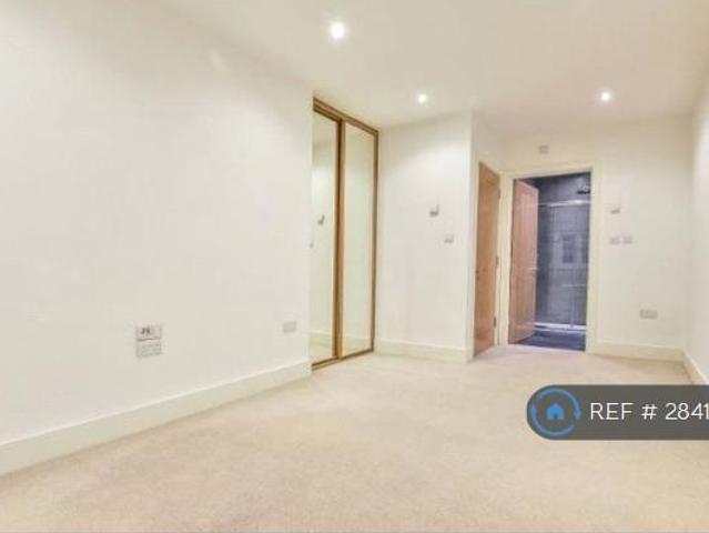 2 bedroom flat for rent in Mount Harry Road, Sevenoaks, TN13
