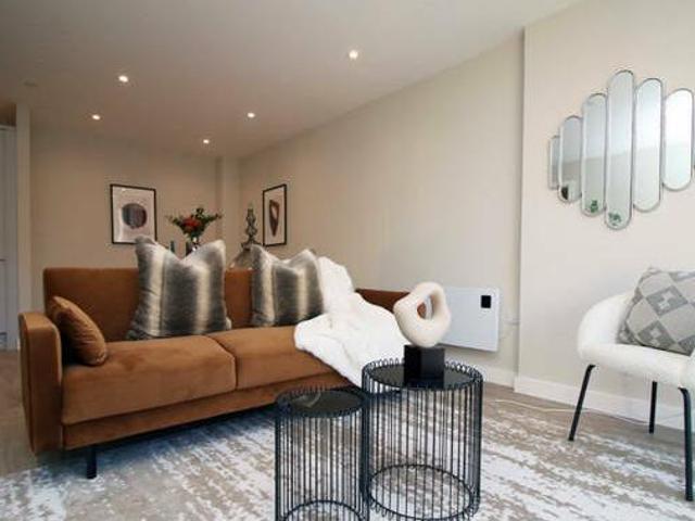 2 bedroom flat for rent in Mount Stuart Square Cardiff CF10
