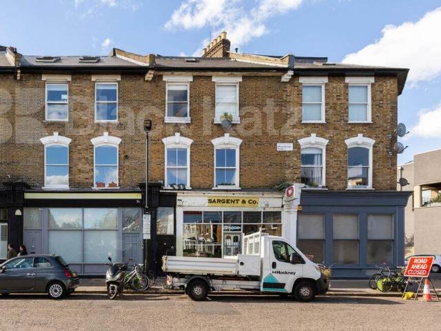 2 bedroom flat for rent in Mountgrove Road, Highbury N5