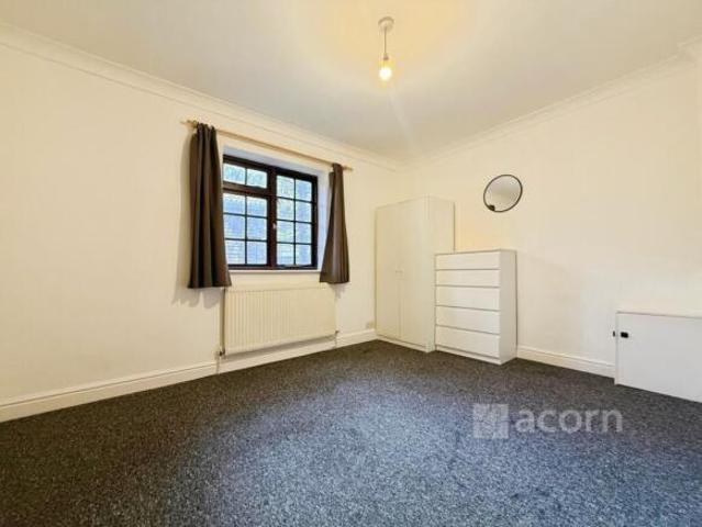 2 bedroom flat for rent in Mounts Road Greenhithe DA9