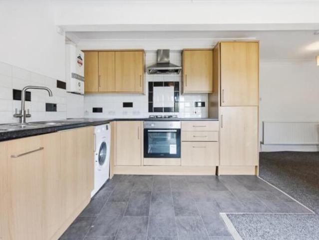 2 bedroom flat for rent in Mounts Road, Greenhithe, DA9