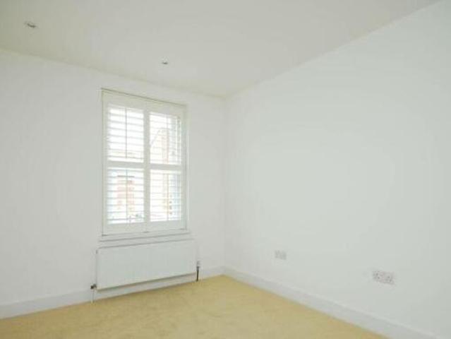 2 Bedroom Flat For Rent In Munster Village, London