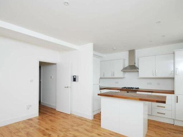 2 Bedroom Flat For Rent In Munster Village, London