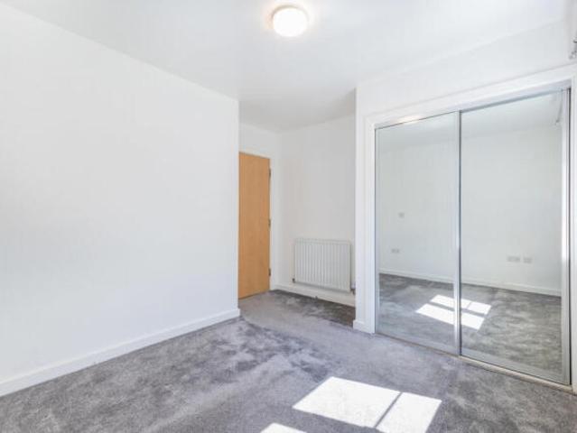 2 bedroom flat for rent in Mulgrave Road, Sutton, SM2