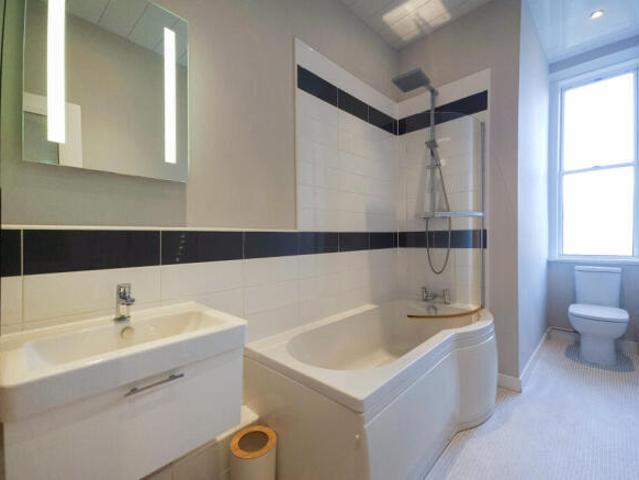 2 bedroom flat for rent in Murrayfield Place, Edinburgh, EH12