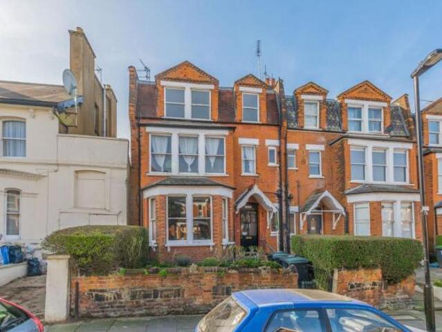 2 bedroom flat for rent in Muswell Avenue, Muswell Hill, London, N10