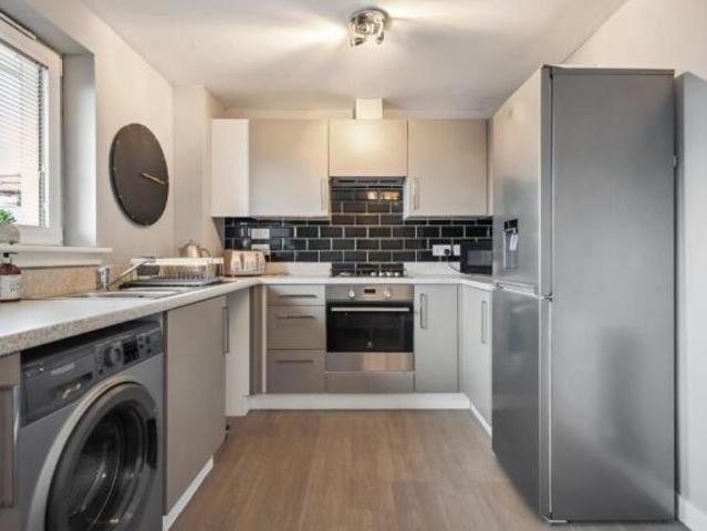 2 bedroom flat for rent in National Drive, Glasgow, G43