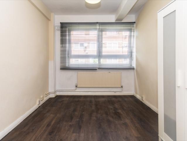 2 bedroom flat for rent in Neckinger Estate, London, SE16
