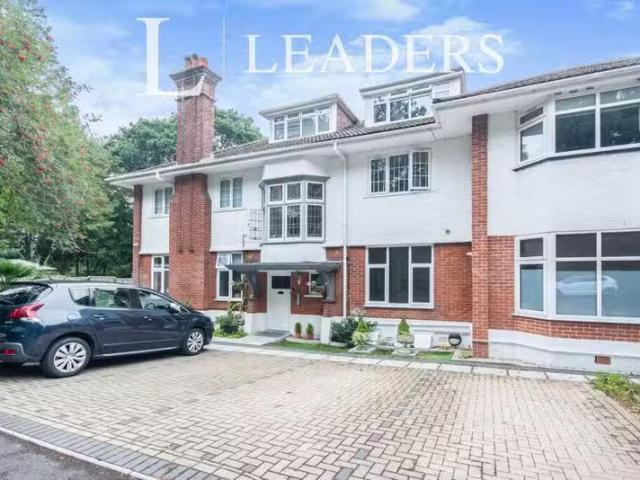 2 bedroom flat for rent in Nelson Road, Westbourne, BH12