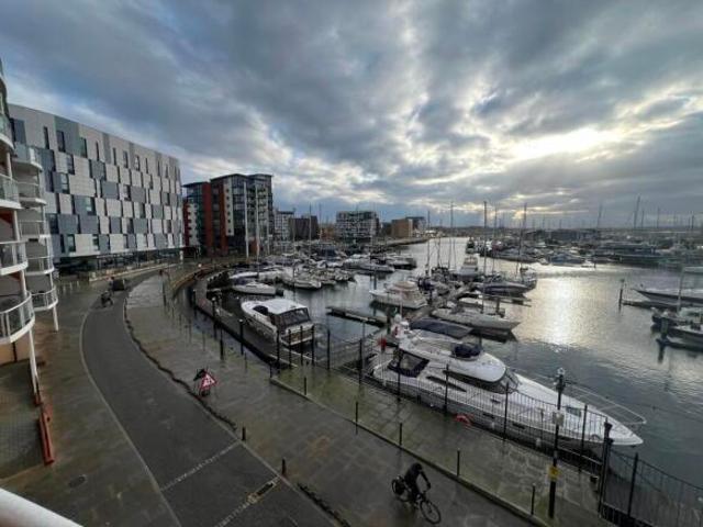 2 bedroom flat for rent in Neptune Square, Ipswich, IP4