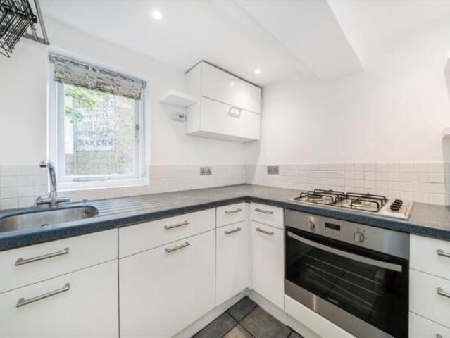 2 bedroom flat for rent in Netherwood Road, Brook Green, W14