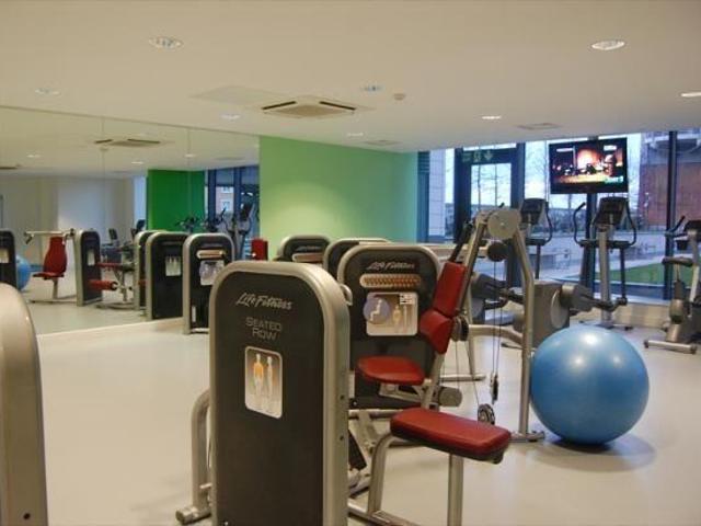 2 bedroom flat for rent in Neutron Tower, Blackwall Way, E14