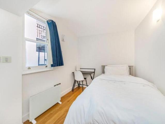 2 bedroom flat for rent in Nevern Place, Earl's Court, SW5