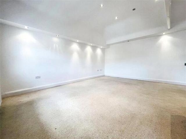 2 bedroom flat for rent in Nevill Street, Tunbridge Wells, Kent, TN2