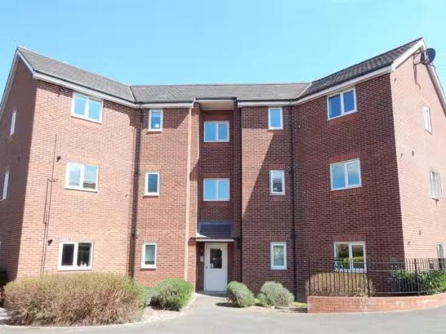 2 bedroom flat for rent in Newton Square, Bromsgrove, B60