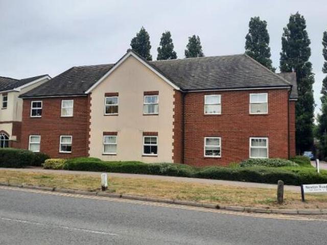 2 bedroom flat for rent in Newton Road, Bletchley, Milton Keynes, MK3