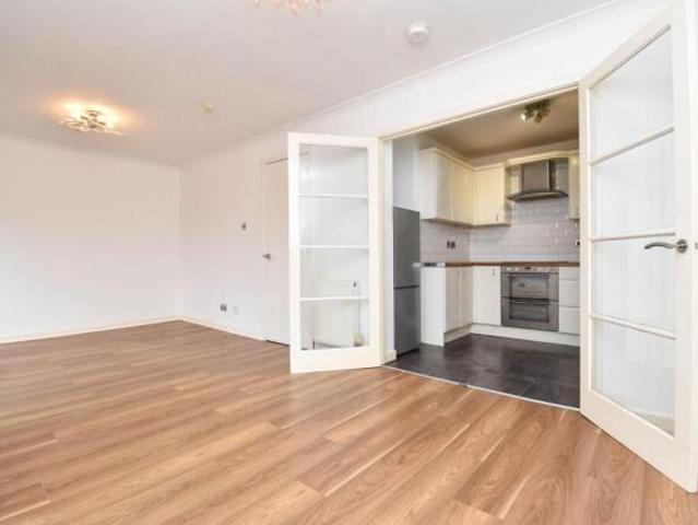 2 bedroom flat for rent in Newtown Street, Kilsyth, G65