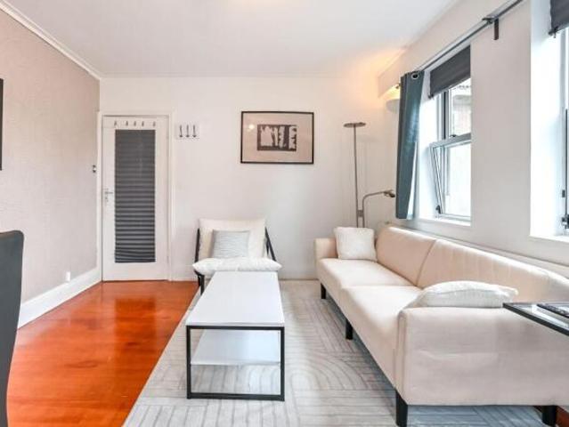 2 bedroom flat for rent in New Cavendish Street, Marylebone, London, W1W