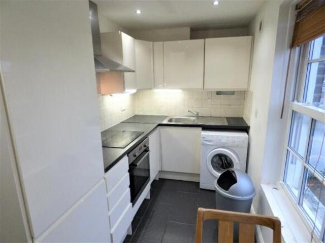 2 bedroom flat for rent in New Cross Road, London, SE14