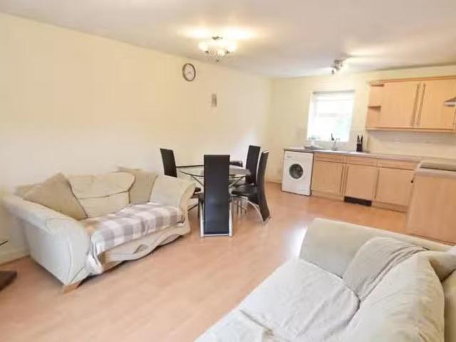 2 bedroom flat for rent in New Bridge Gardens, Bury, BL9