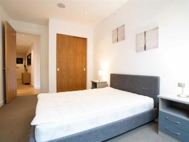 2 bedroom flat for rent in New Globe Walk, London Bridge, SE1