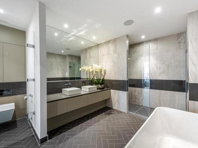 2 bedroom flat for rent in New Kings Road, SW6