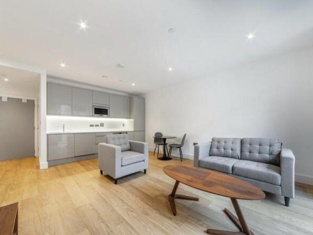 1 bedroom flat for rent in New Horizons Court, London, TW8