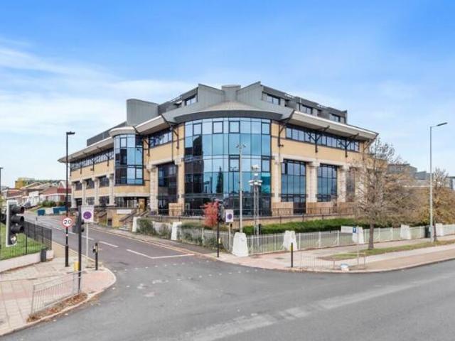 2 bedroom flat for rent in New Horizons Court, London, TW8